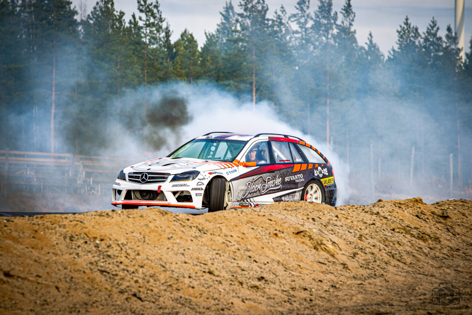 Mercedes-Benz 203.5 Black Smoke Edition - Black Smoke Ltd